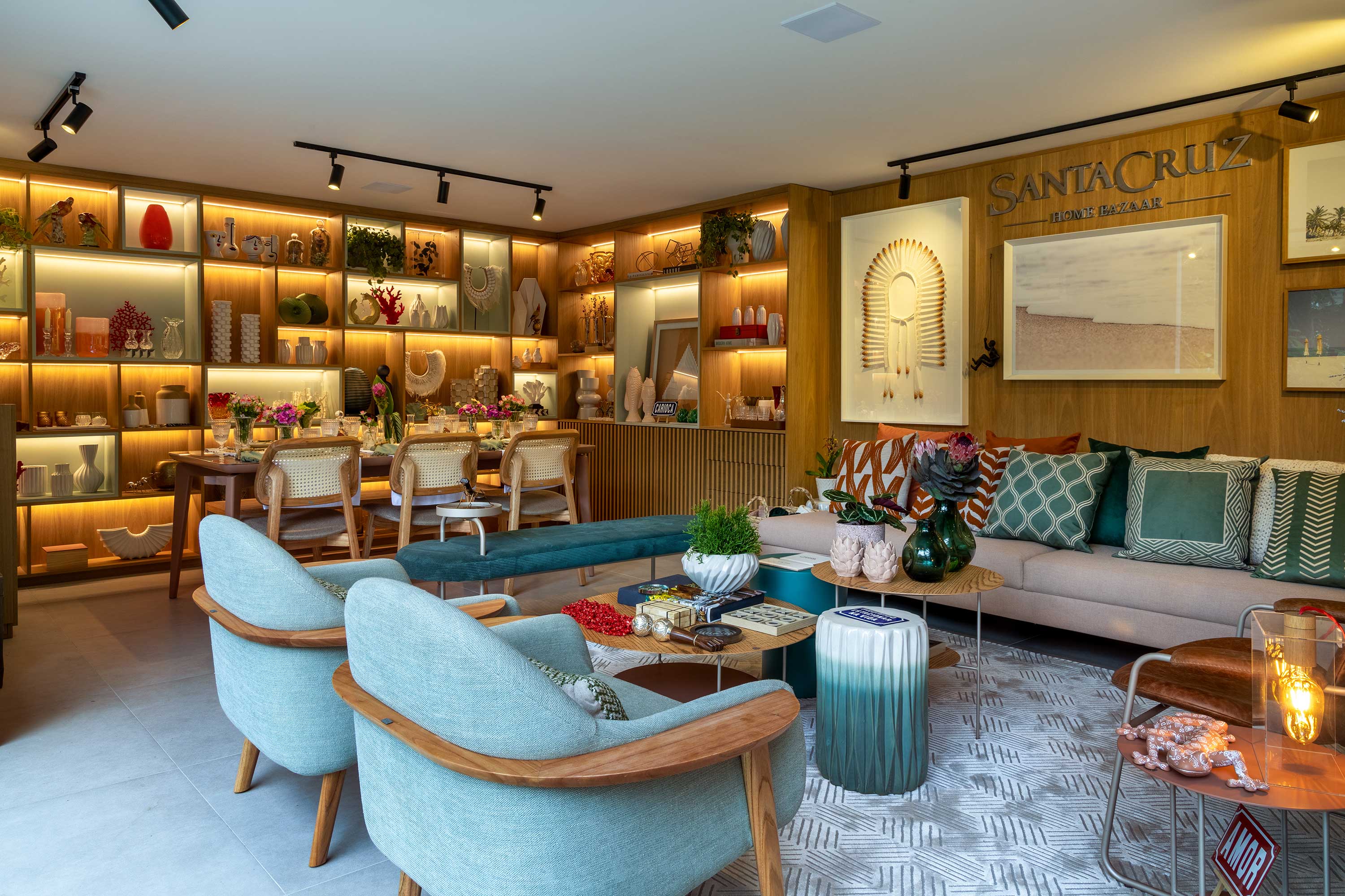 Ana Cano mixes pastel tones and lots of wood for CASACOR Rio 2021