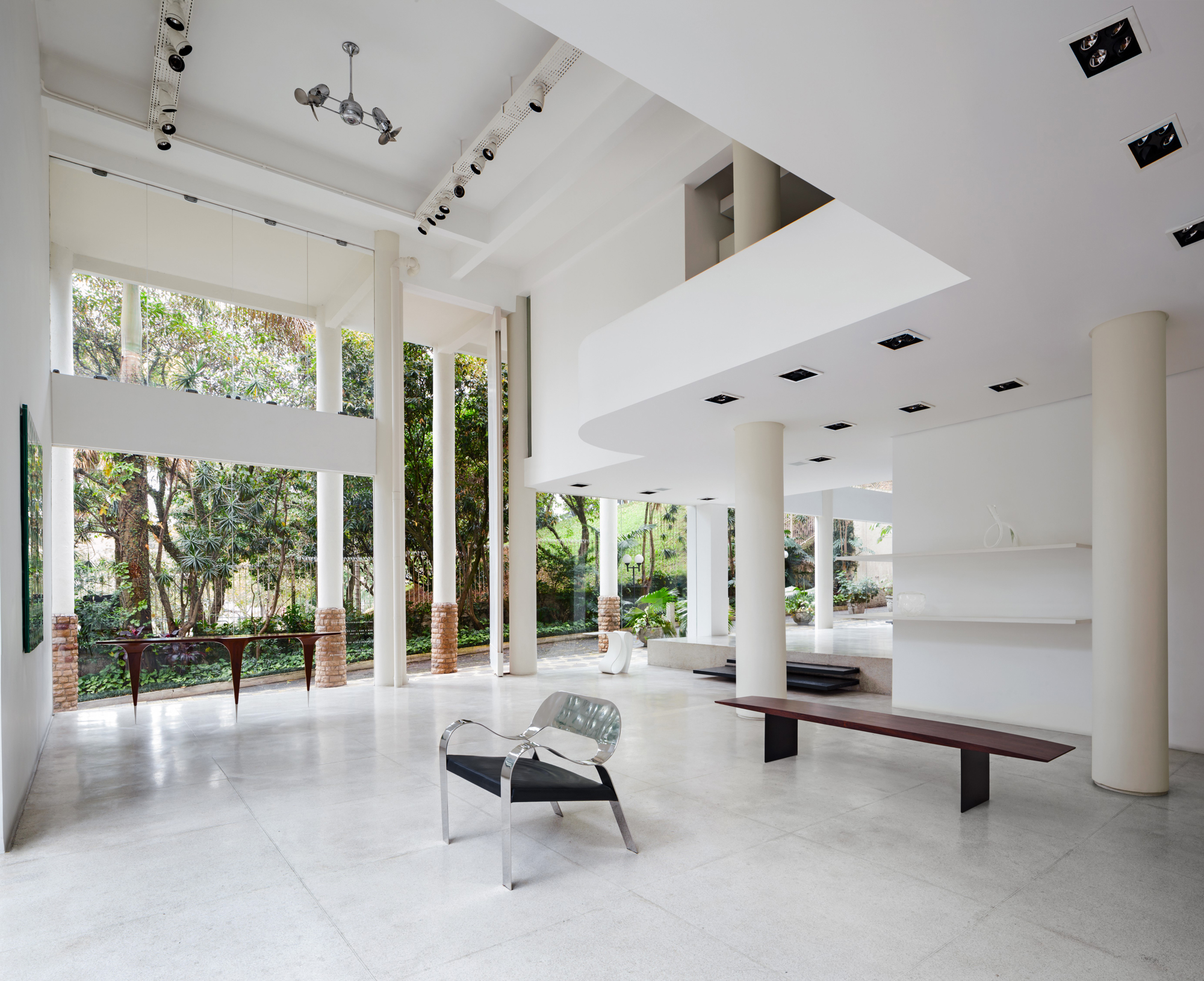 Susurros exhibition stimulates sensations with design thought of the ...