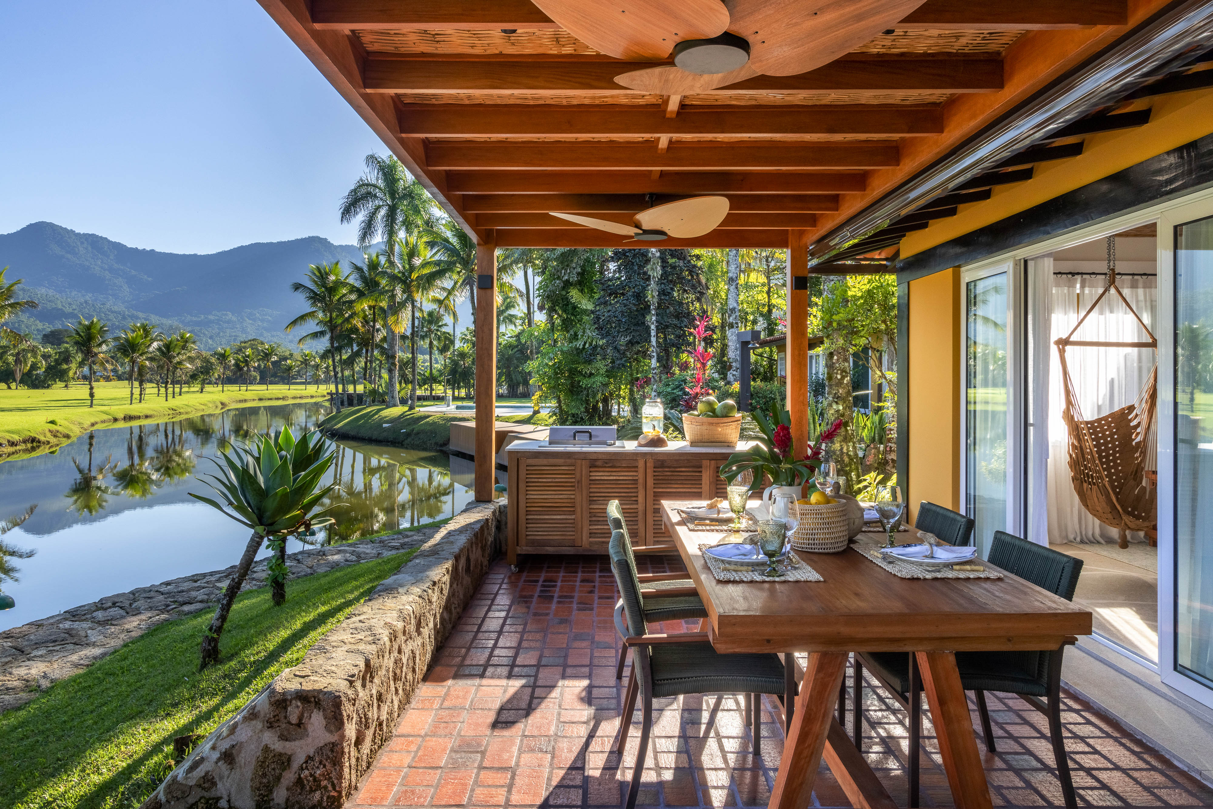 10 dream beach houses to enjoy the summer