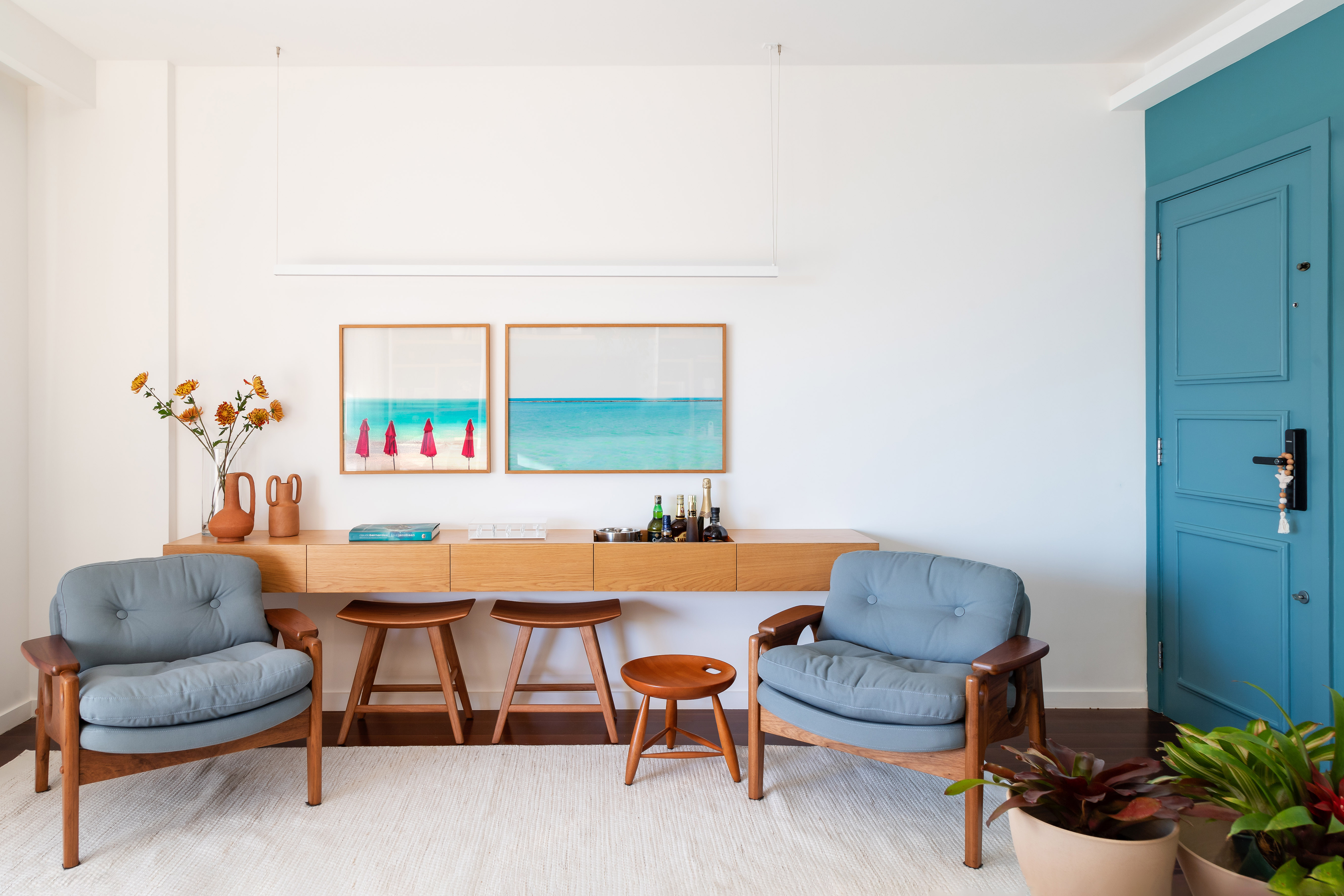 Hanging sideboard: 10 ideas to use the piece in different projects