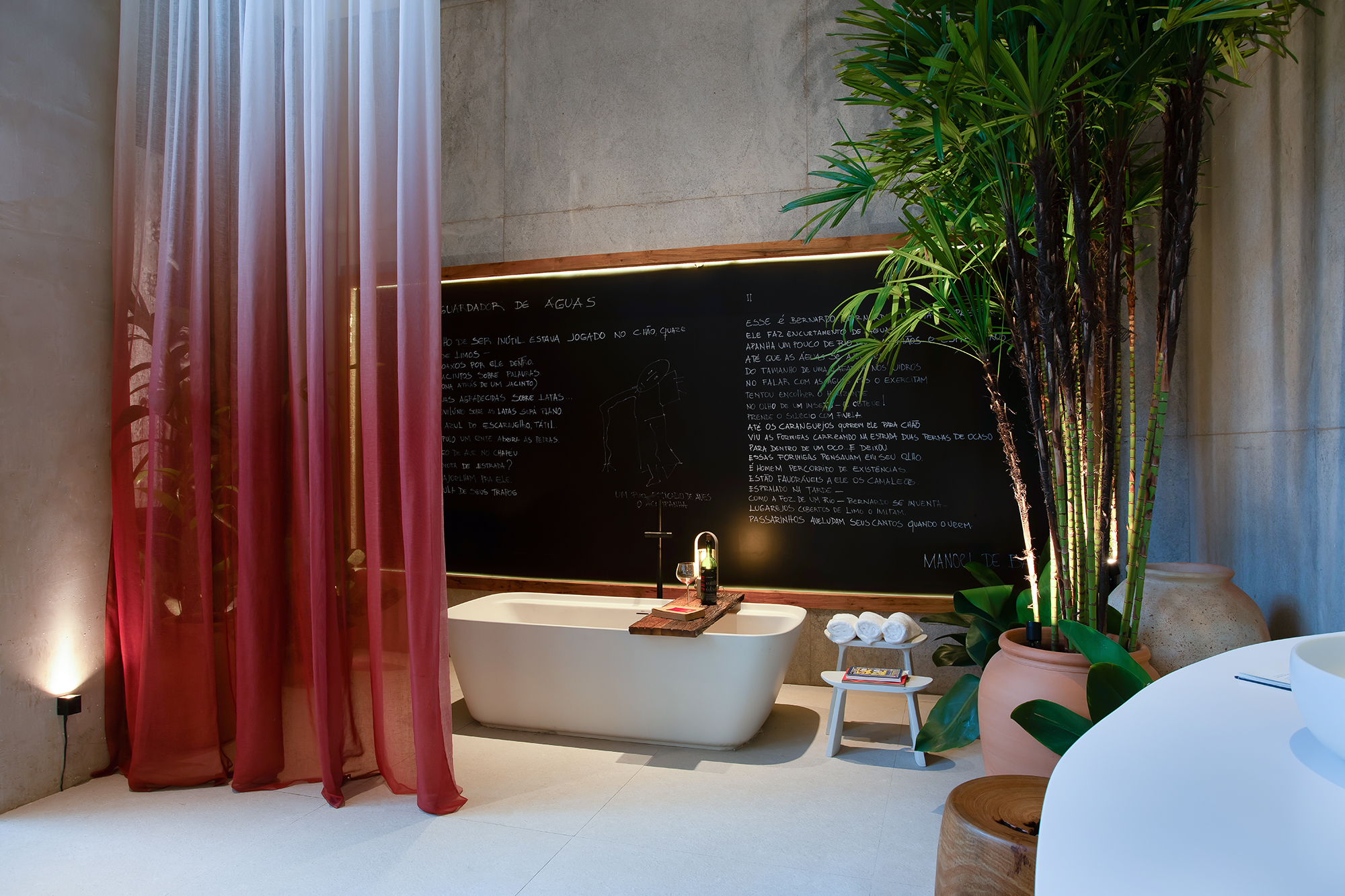 Bathroom alludes to the Pantanal and the environment at CASACOR Mato Grosso