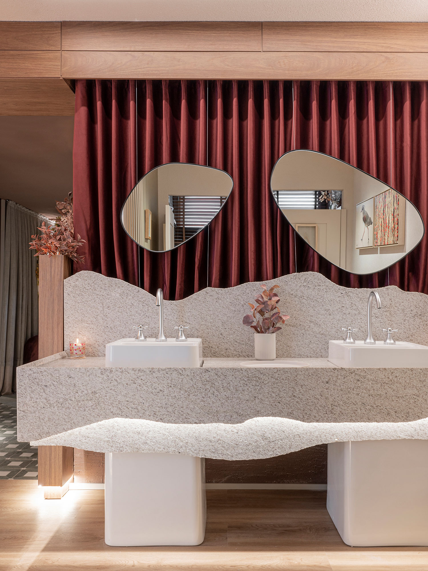 Espelho para banheiro: 22 inspirações criativas da CASACOR 2024